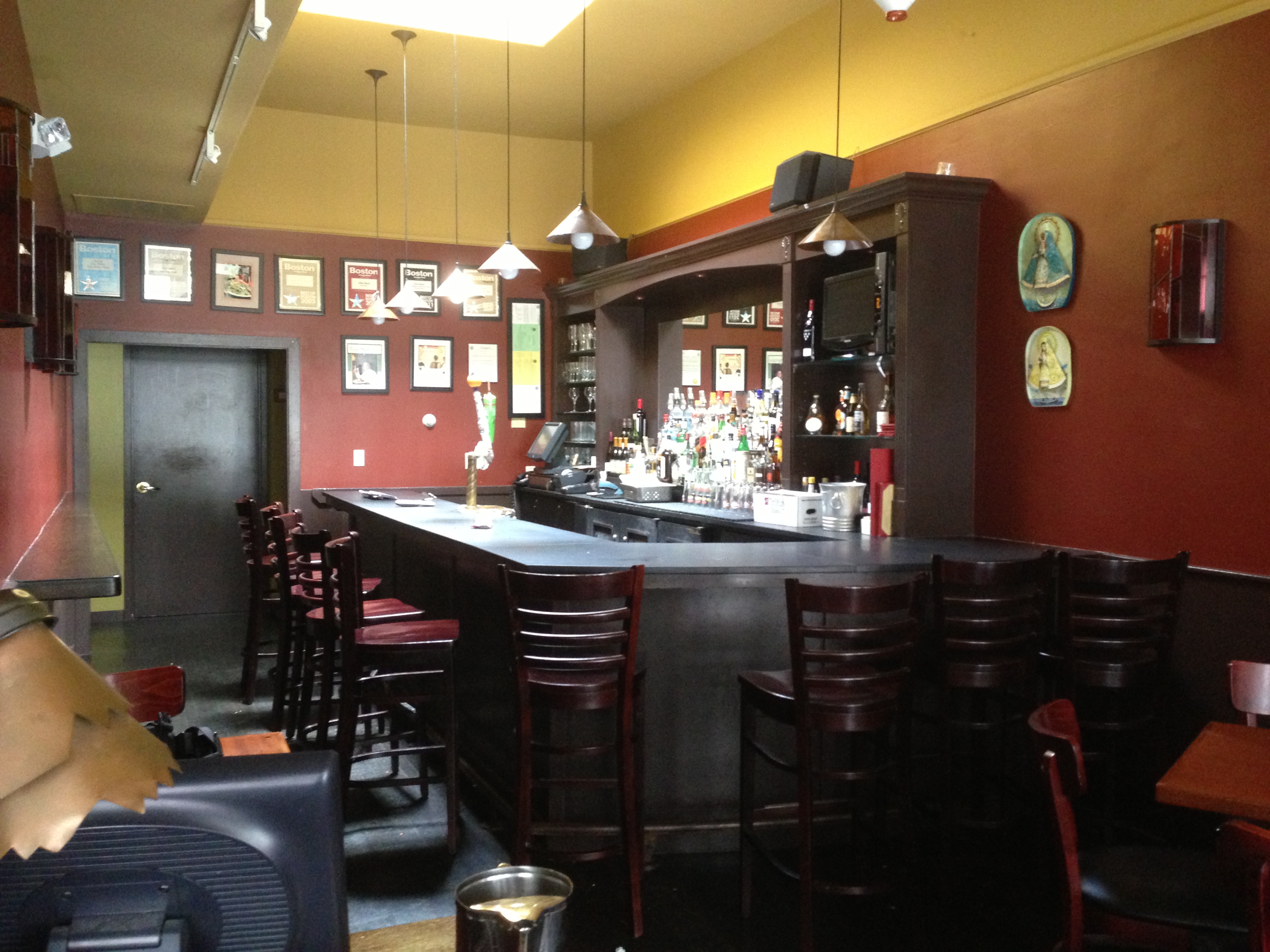 Chez Henri Bar | Boston Restaurant Group